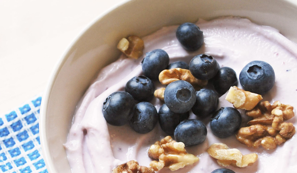 Icelandic Yogurt Skyr Parfait With Berries